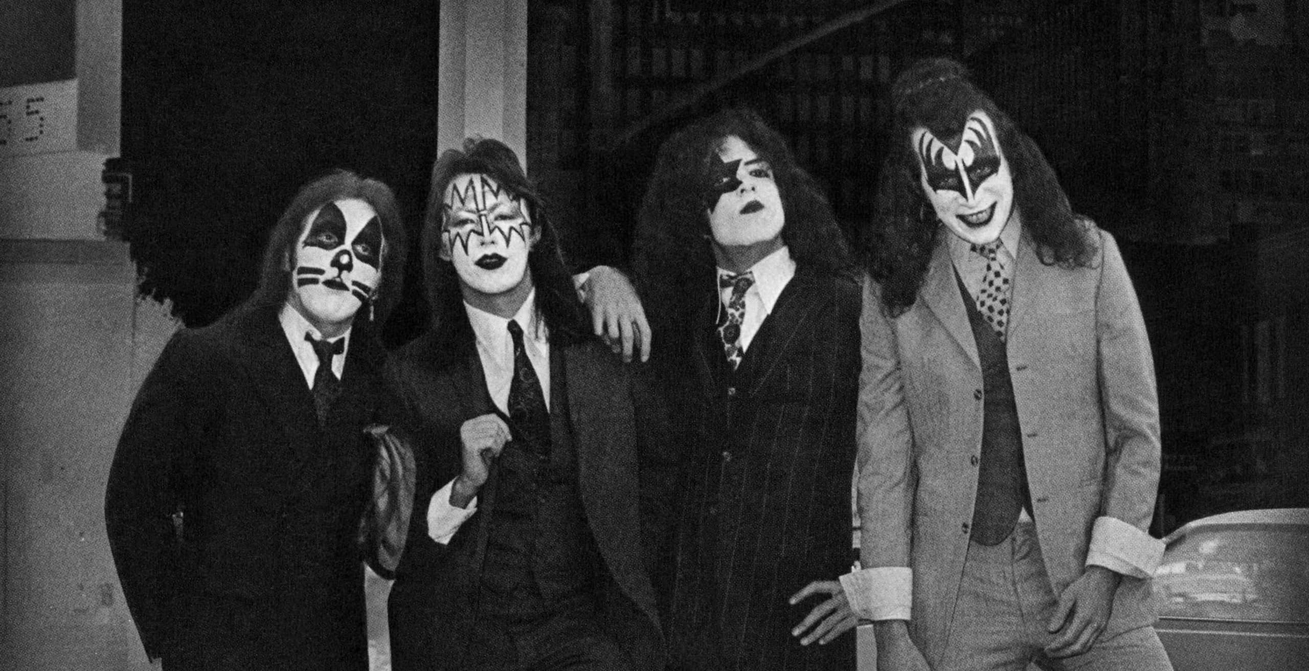 Dressed to Kill 1975 | KISS Online | Official website