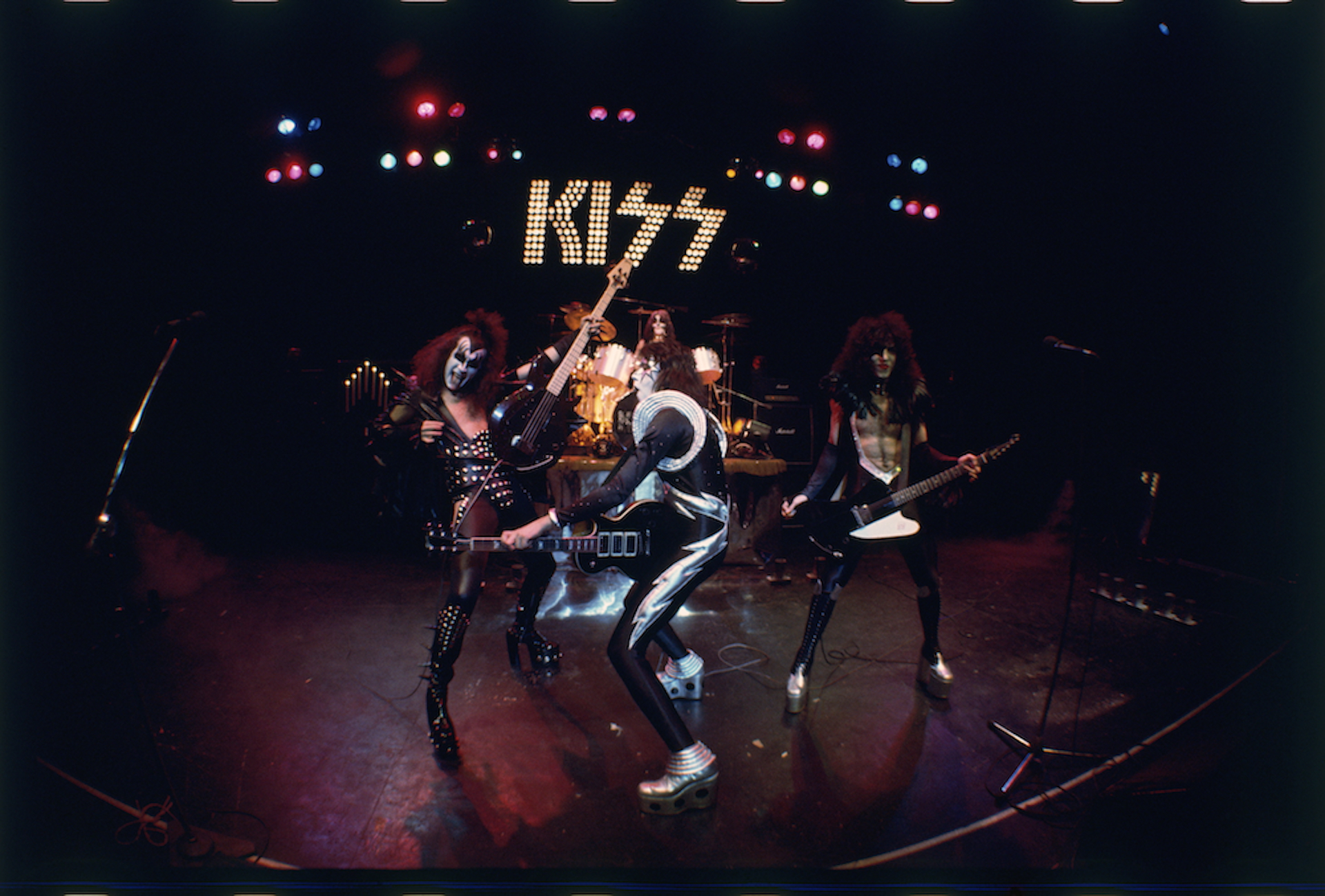 KISS Online | Official website